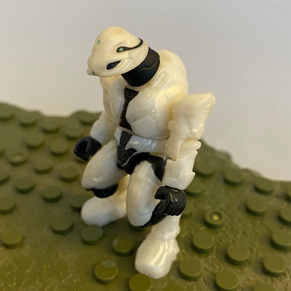 Mega Bloks | Toys | Halo Mega Bloks Covenant White Elite Commando Mini ...